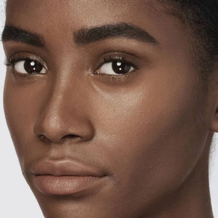 Escolha a Base Perfeita para o Seu Rosto com Maybelline